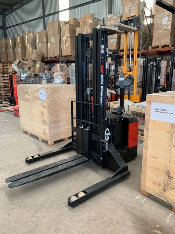 Estibador Eléctrico 1.8T A 4.8M PA Modelo:ES18-40WA – Powersolution